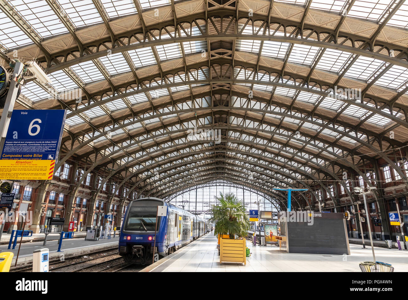 Platforms and travellers at Gare de Lille Flanders railway station ...