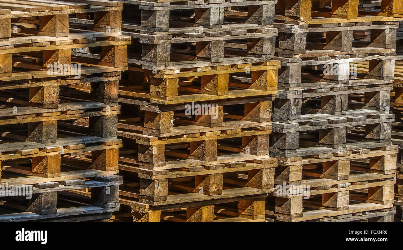Stacked wooden pallets hi-res stock photography and images - Alamy