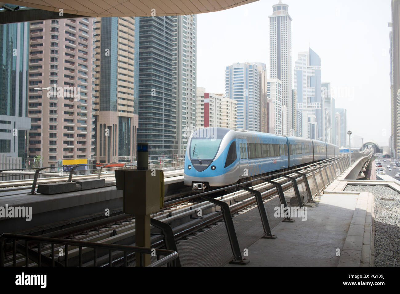 Dubai metro station and train Stock Photo - Alamy