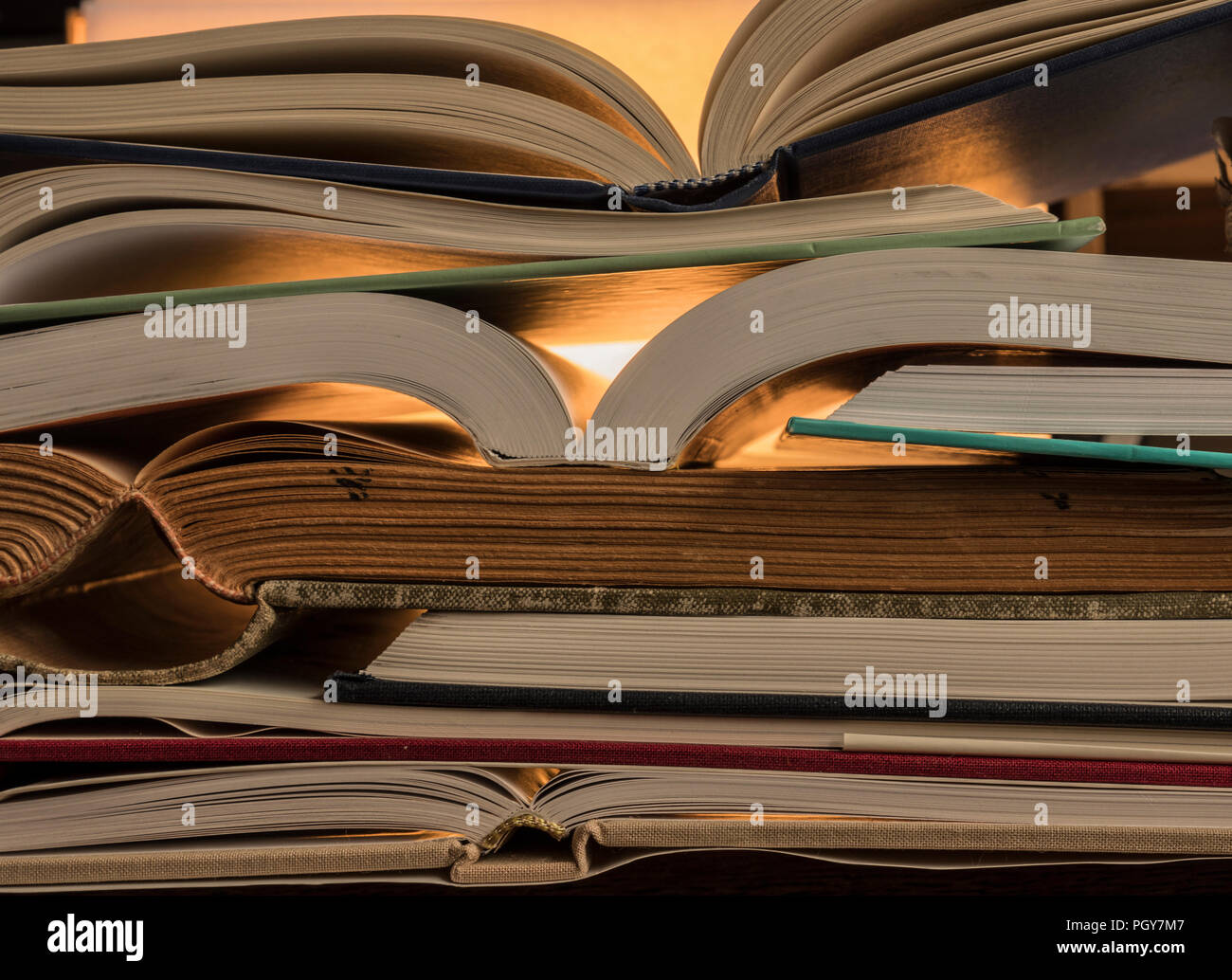 Shattered vase hi-res stock photography and images - Alamy