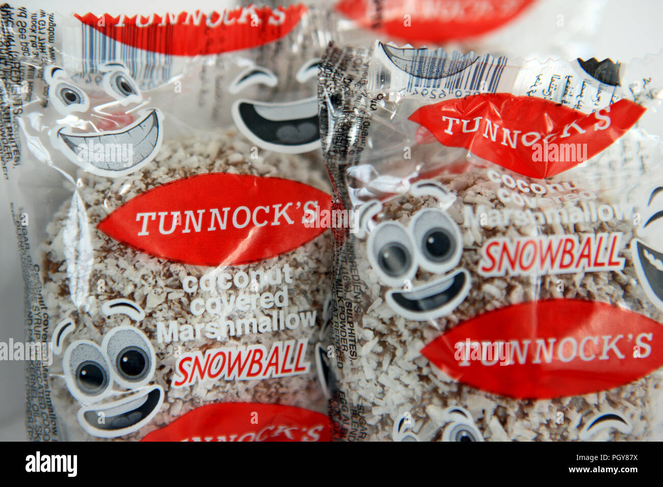 Tunnock’s tea cakes hi-res stock photography and images - Alamy