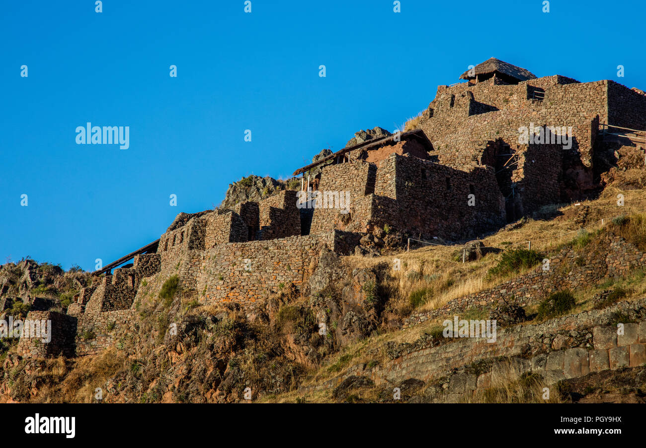 Historical historic peruvian ruins hi-res stock photography and images ...