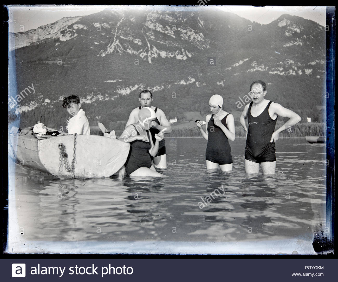 Rowing Boat 1900s Stock Photos & Rowing Boat 1900s Stock Images - Alamy