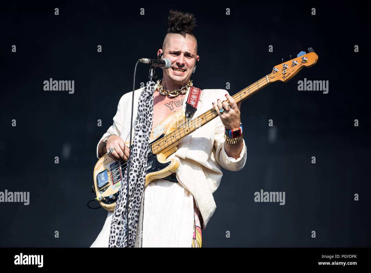 DNCE (Joe Jonas, JinJoo Lee, Cole Whittle, Jack Lawless) performing at ...