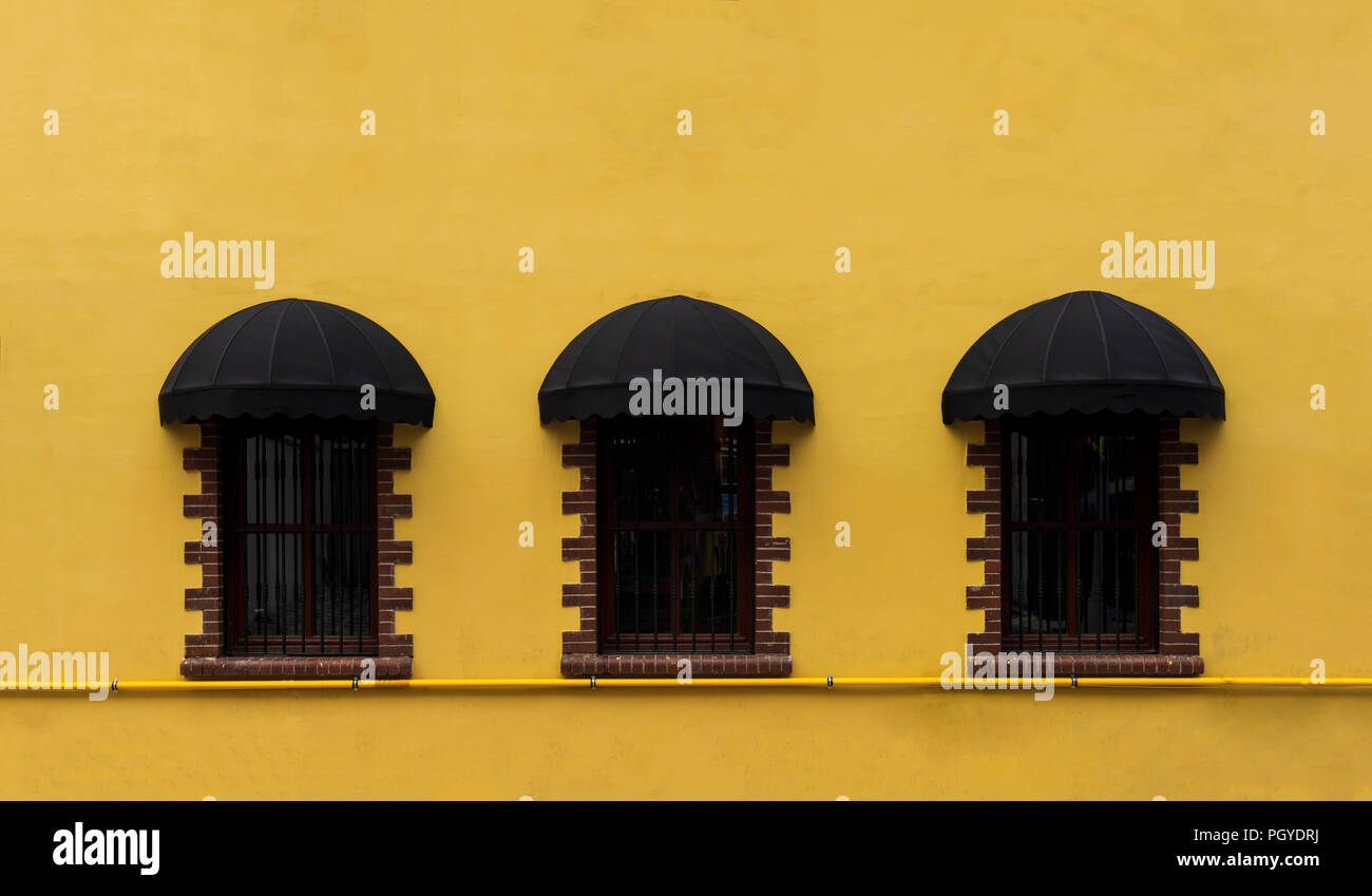 Bright yellow house hi-res stock photography and images - Alamy