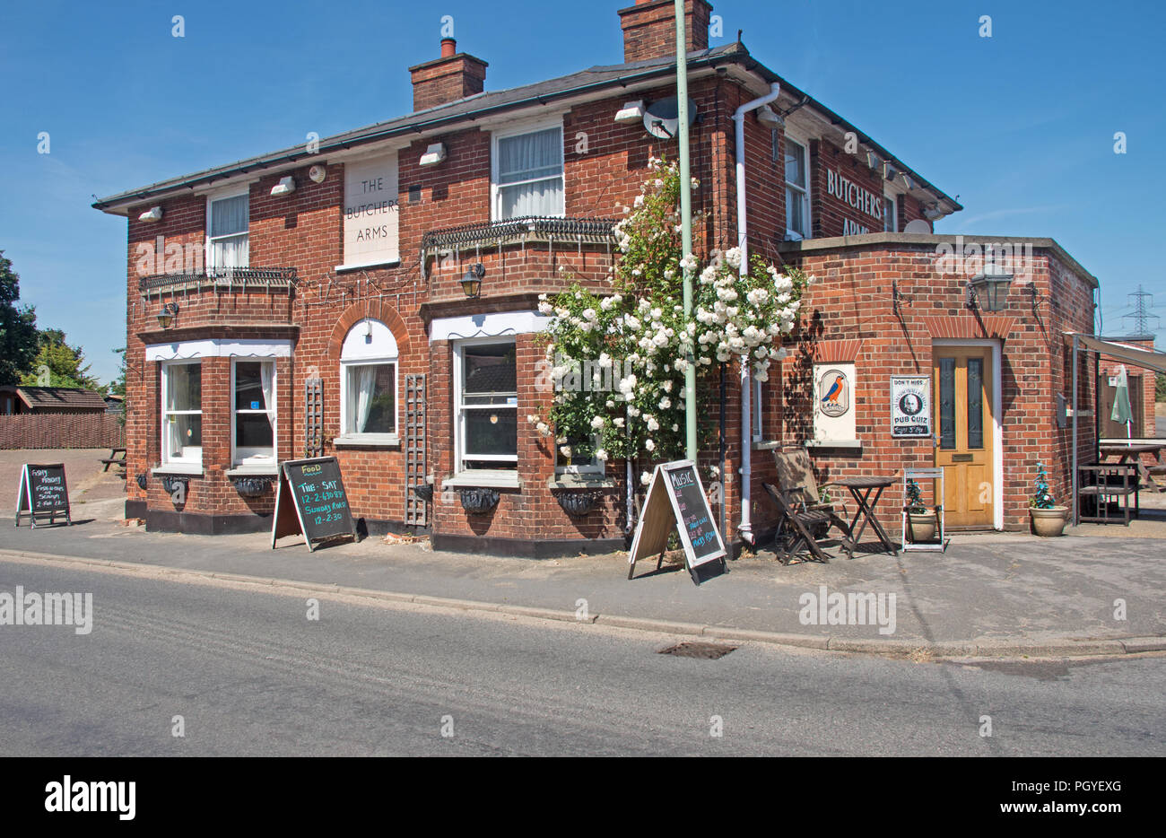 Butchers arms pub knodishall hi-res stock photography and images - Alamy