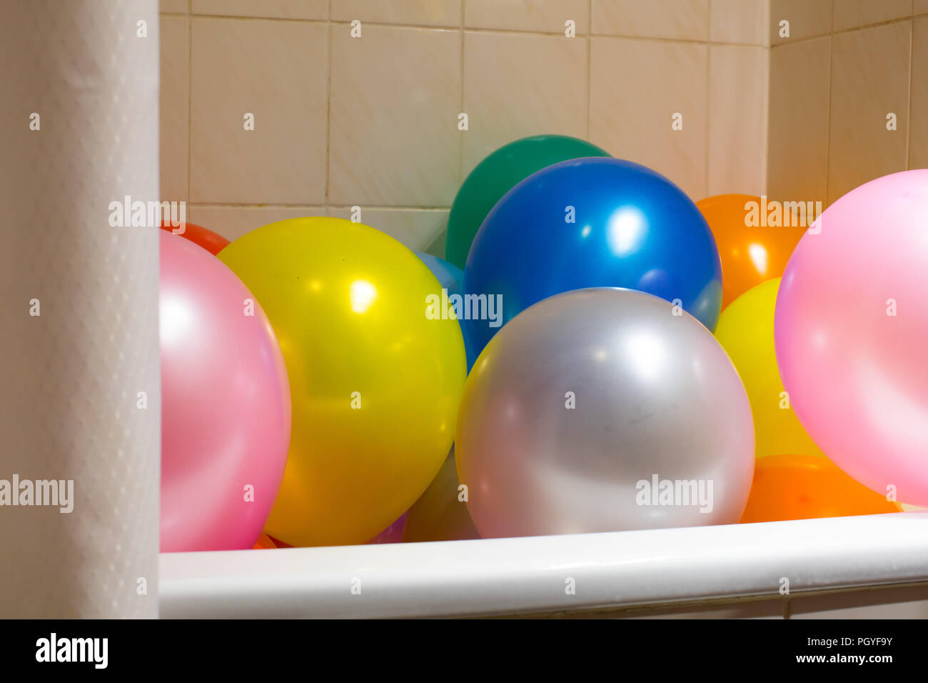 House full of ballons hi-res stock photography and images - Alamy