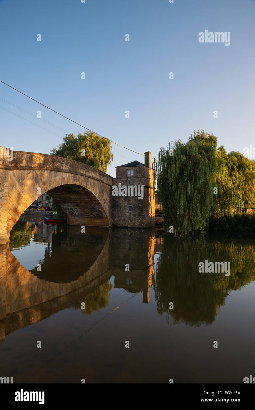 Lechlade Canal High Resolution Stock Photography and Images - Alamy