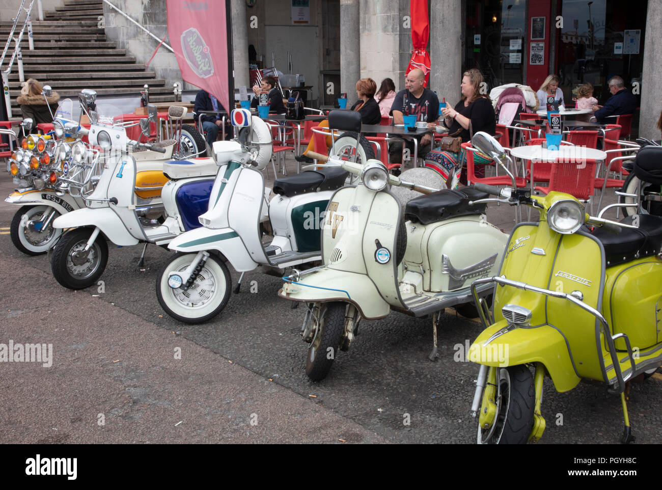 Mods and rockers 1960s hi-res stock photography and images - Alamy