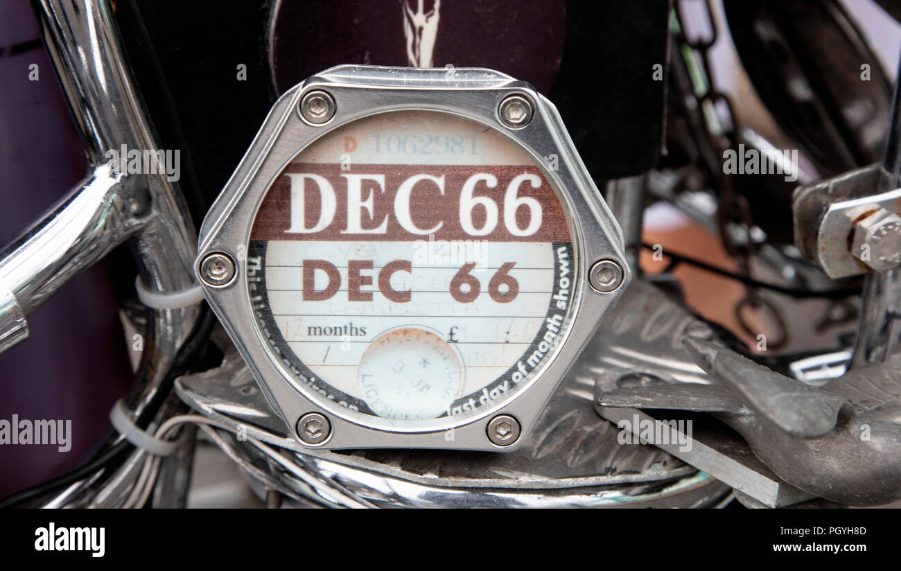 Vehicle tax disc hi-res stock photography and images - Alamy