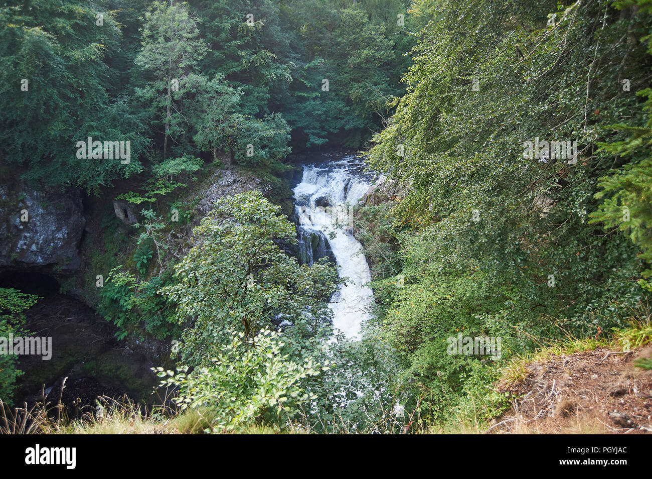 River isla perthshire hi-res stock photography and images - Alamy
