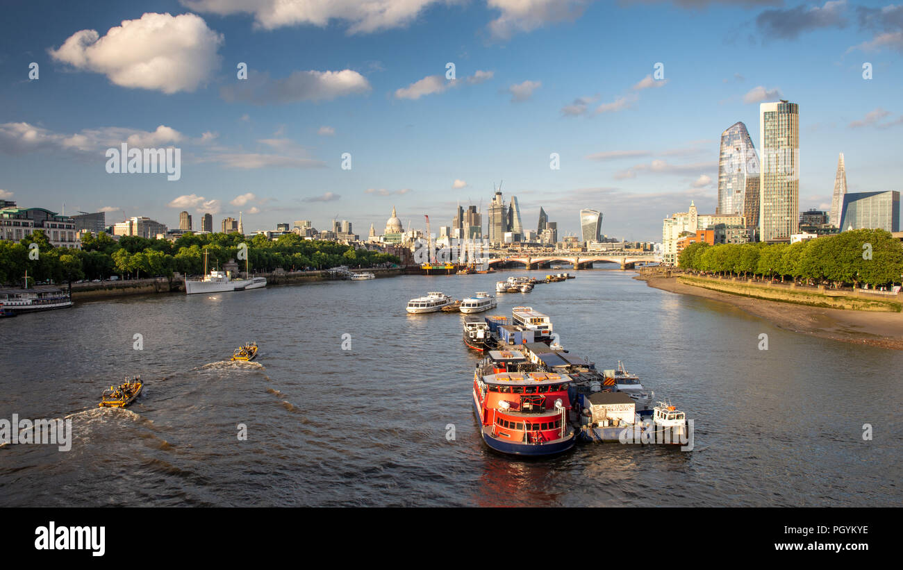 London bridge ferry hi-res stock photography and images - Alamy