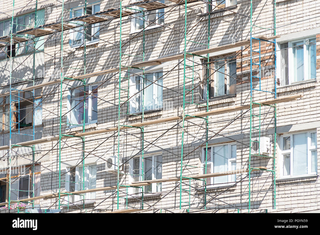 Multilevel scaffolding hi-res stock photography and images - Alamy