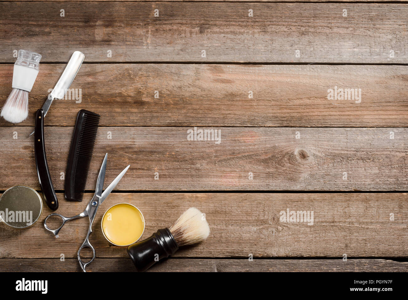 Straight razor and scissors Stock Photo - Alamy Straight razor and scissors Stock Photo - Alamy