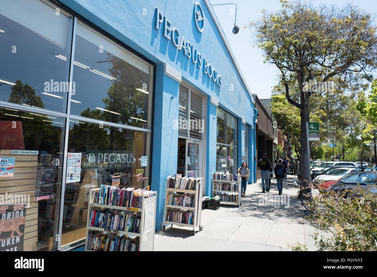 Independent bookstore pegasus hi-res stock photography and images - Alamy