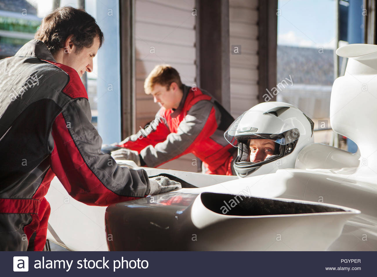 Pit Crew Formula One Stock Photos & Pit Crew Formula One Stock Images ...