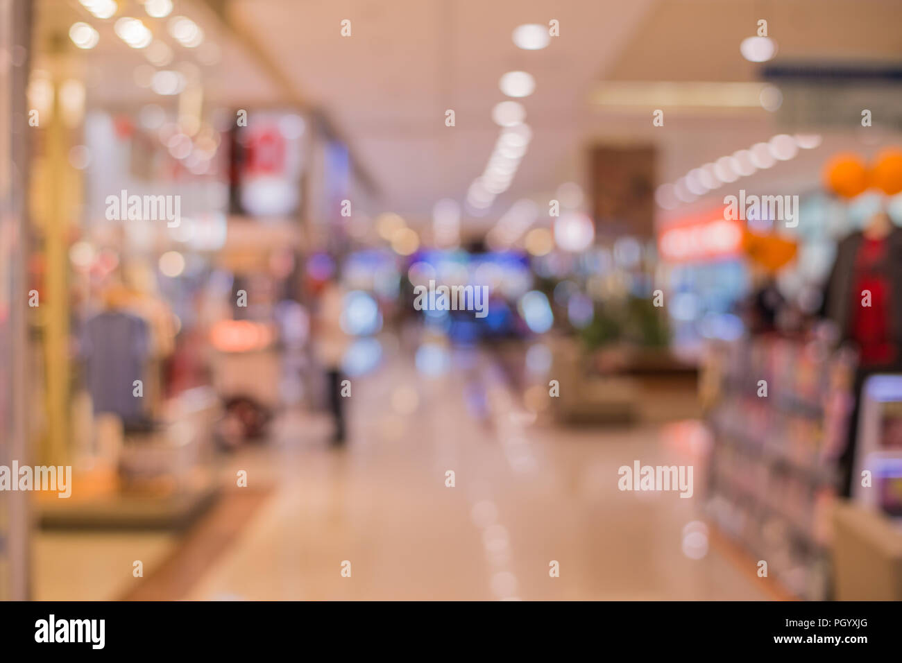 Supermarket store blur background hi-res stock photography and images ...