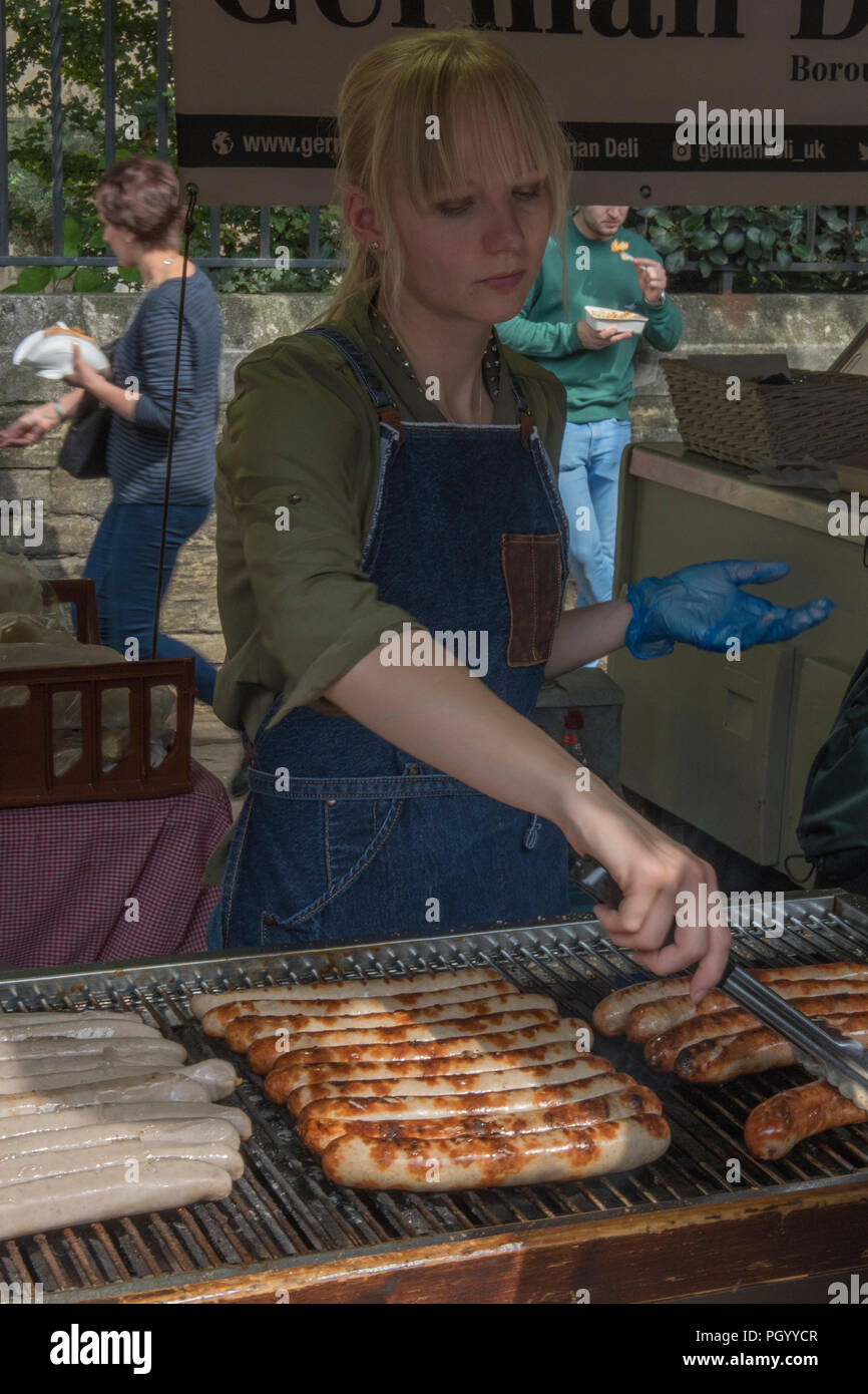 Serving hot dogs hi-res stock photography and images - Alamy