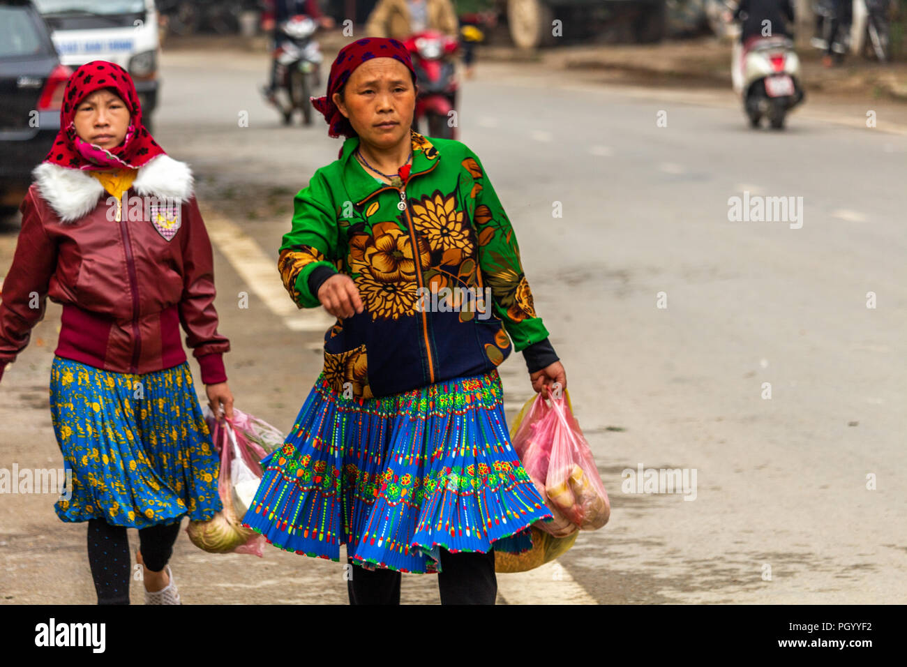 Hmong ethnic group vietnam traditional dress costume hi-res stock ...
