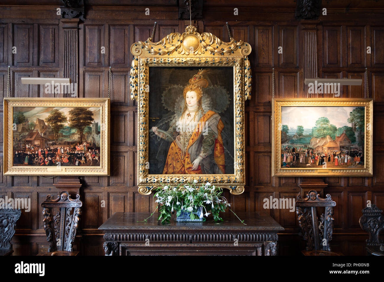 Hatfield house interior hi-res stock photography and images - Alamy