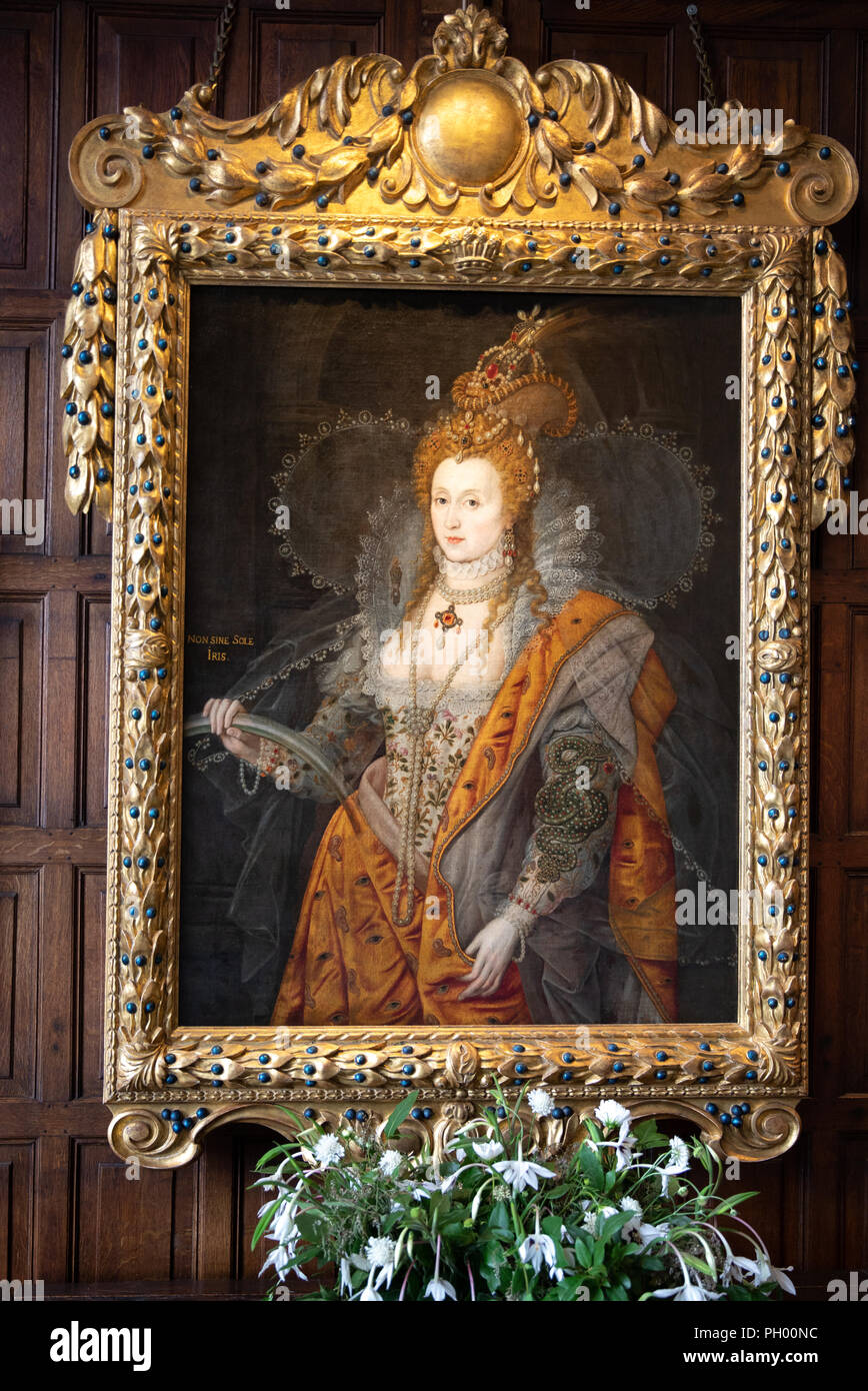 Hatfield house interior hi-res stock photography and images - Alamy