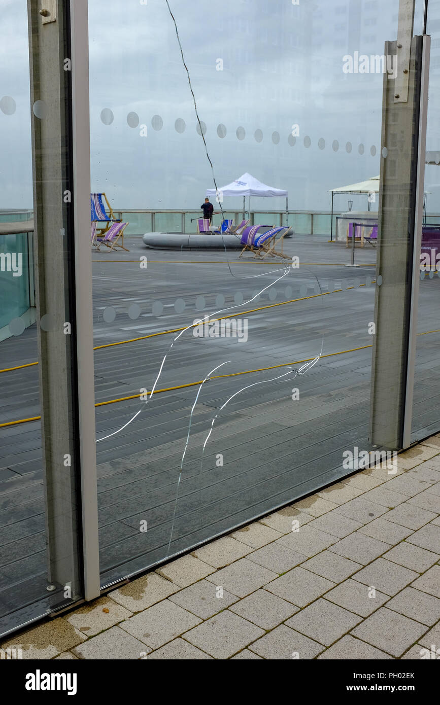 Broken glass panels hi-res stock photography and images - Alamy