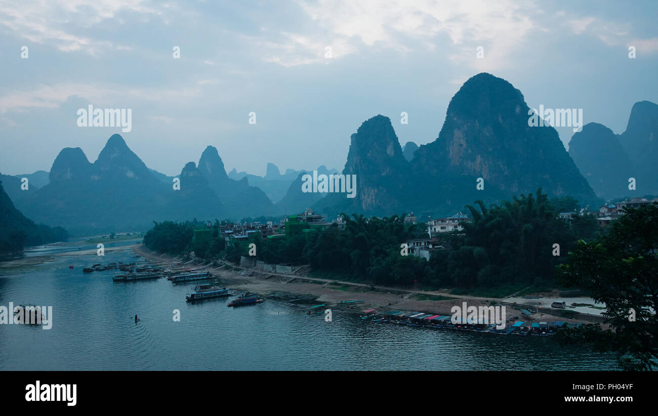 Kweilin hi-res stock photography and images - Alamy