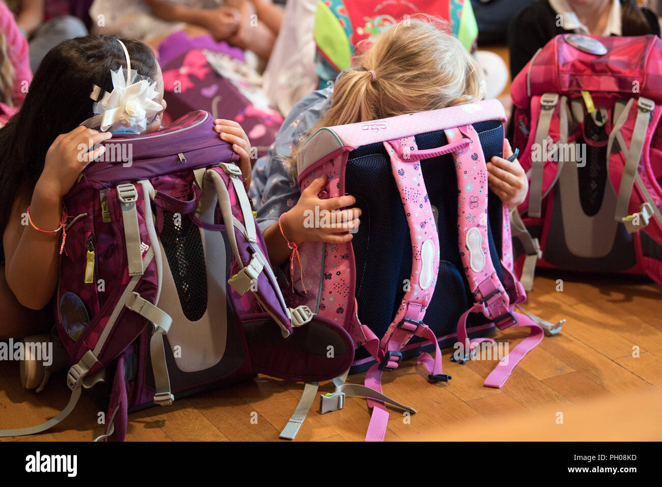 29 August 2018, Germany, Düsseldorf: School bags of school beginners ...