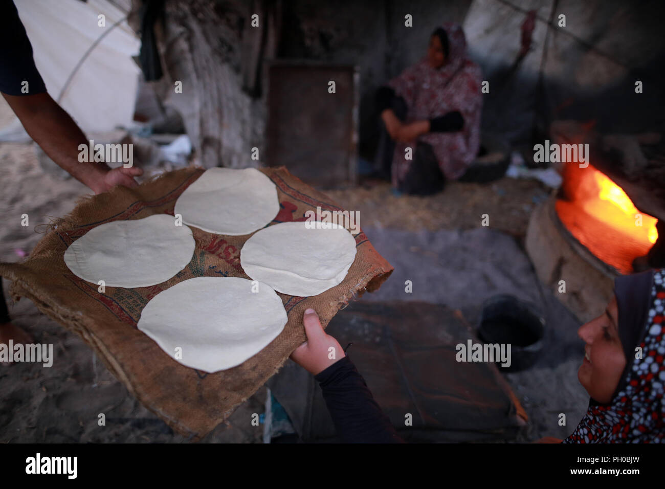 Khan Younis Refugee Camp, The Gaza Strip, Palestine. 26th Oct, 2018. A ...