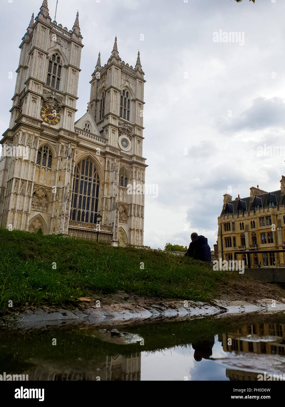 Puddles in westminster hi-res stock photography and images - Alamy