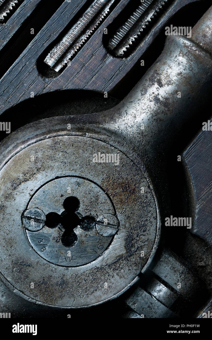 Die set tool hi-res stock photography and images - Alamy