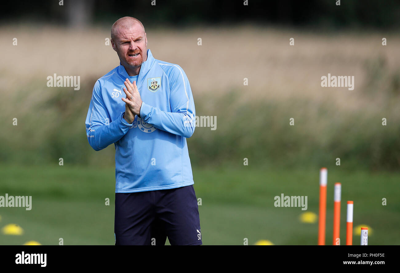 Sean dyche training hi-res stock photography and images - Alamy