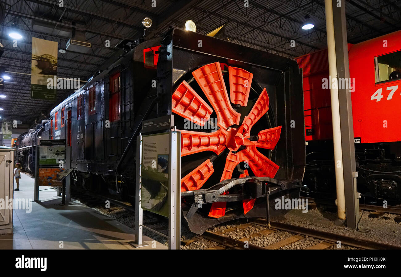 Snow blower train hi-res stock photography and images - Alamy