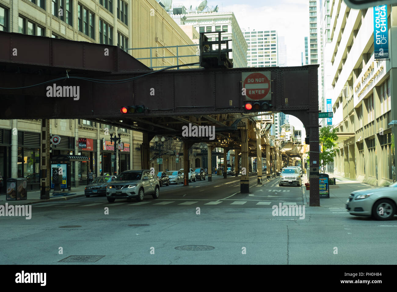Metro subway overhead track, East Lake Street, Chicago Stock Photo - Alamy