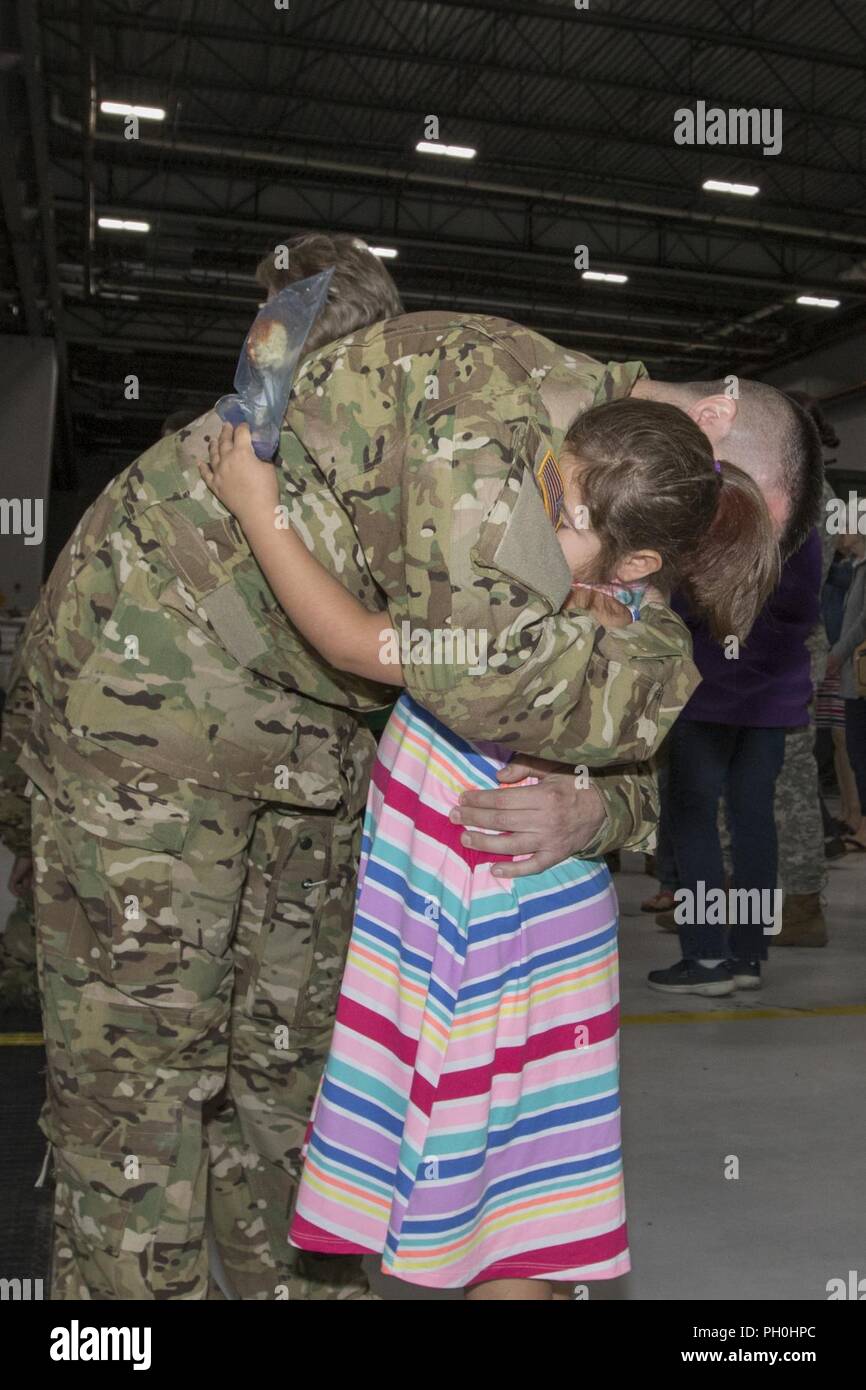 A U.S. Soldier with Charlie Company, 3rd Battalion, 126th Aviation ...