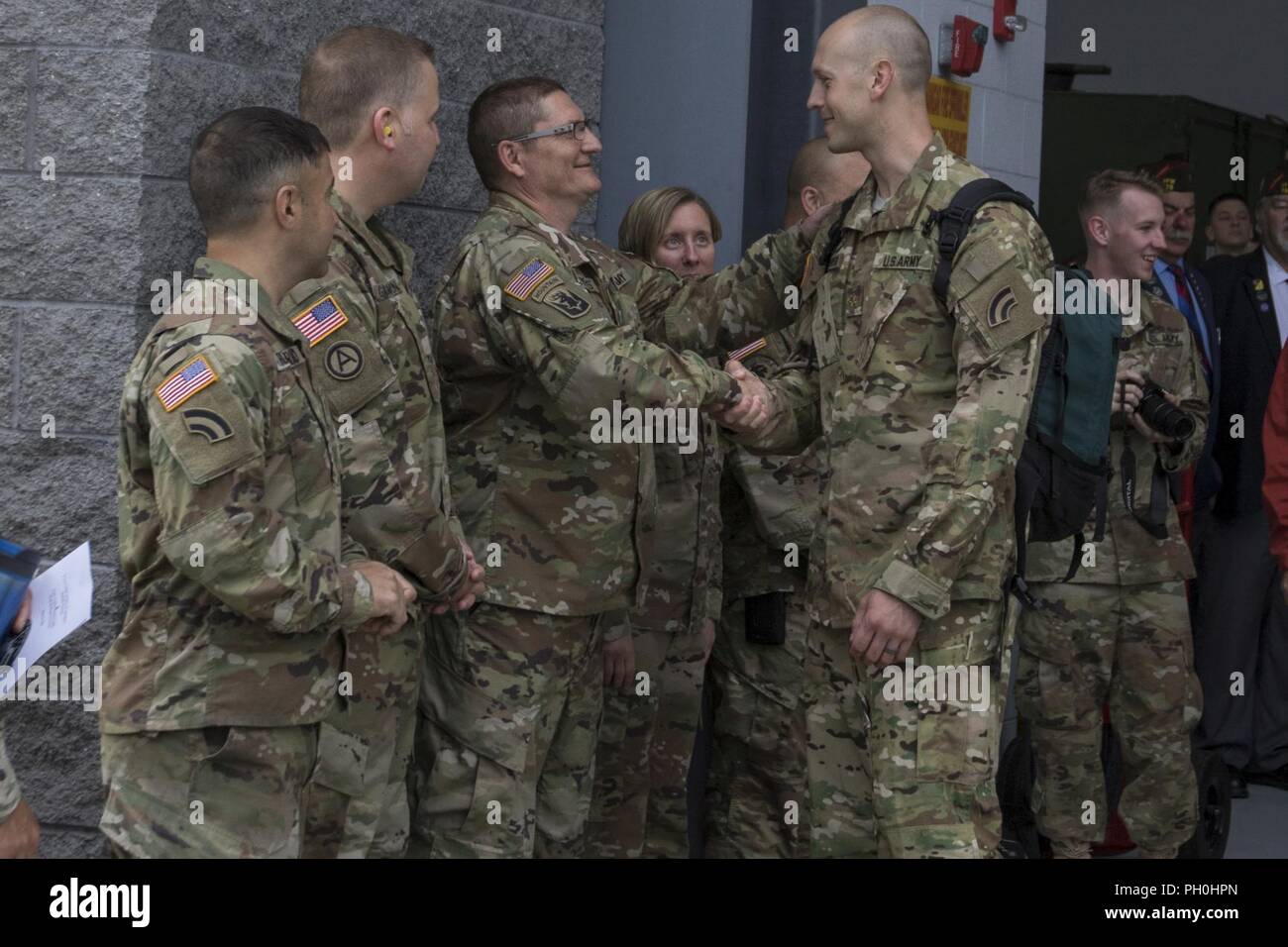 Vermont National Guard leaders wish deploying Soldiers with Charlie ...