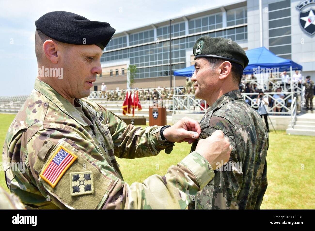 Dcgs patch ceremony hi-res stock photography and images - Alamy