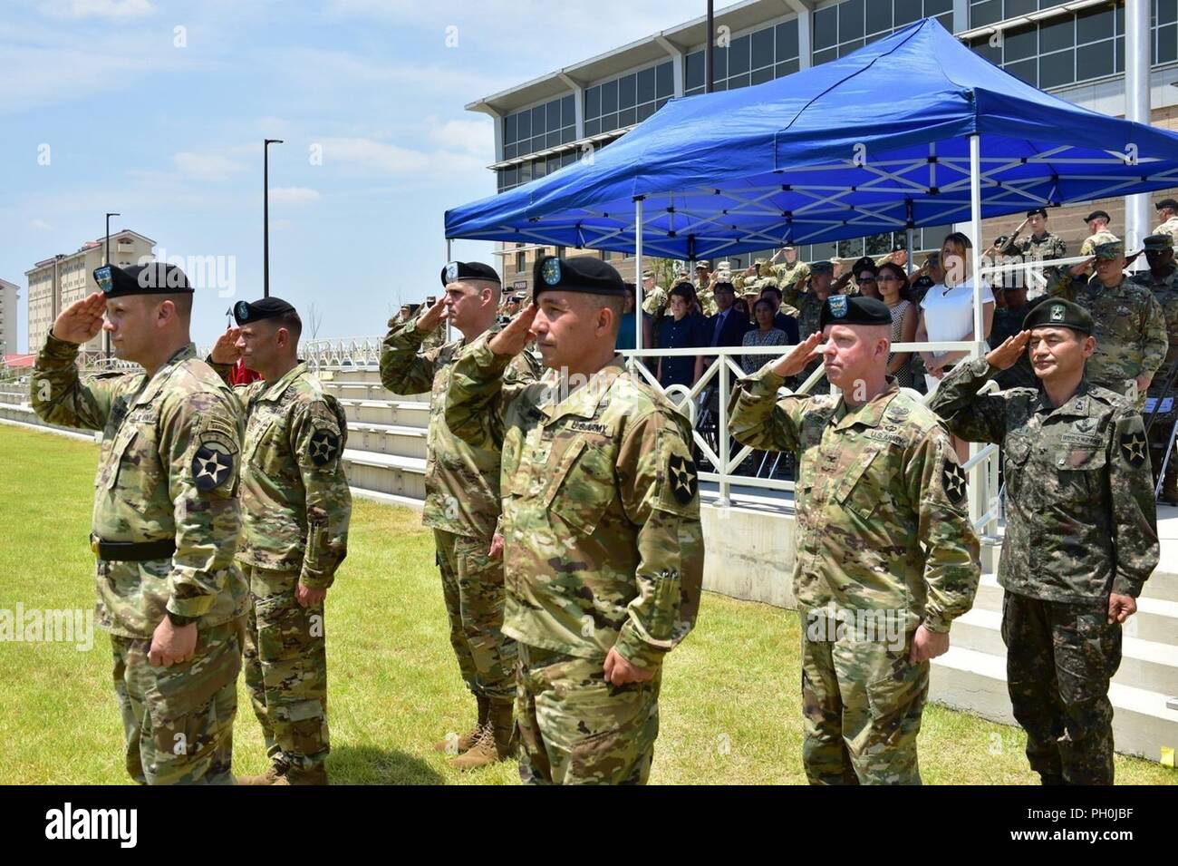 Col stephen j maranian hi-res stock photography and images - Alamy