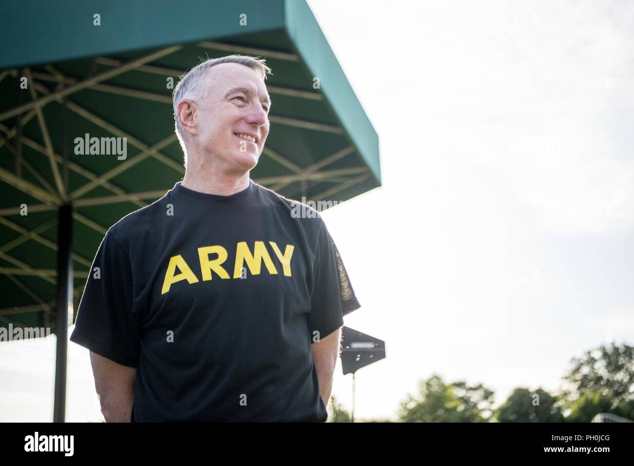 Lt. Gen. Cheek bids farewell at the U.S. Army Birthday Run at Joint ...