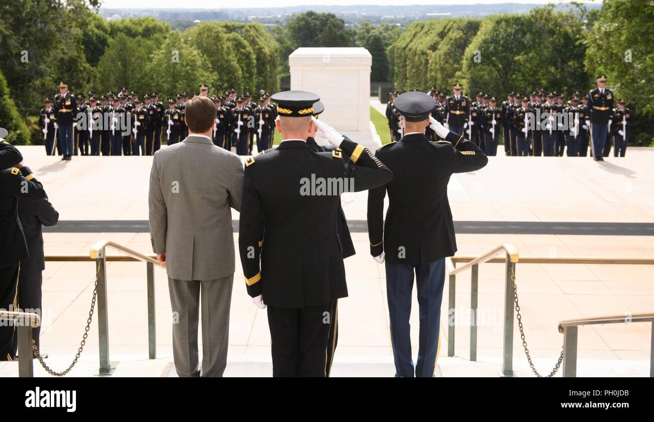 Major general michael howard hi-res stock photography and images - Alamy