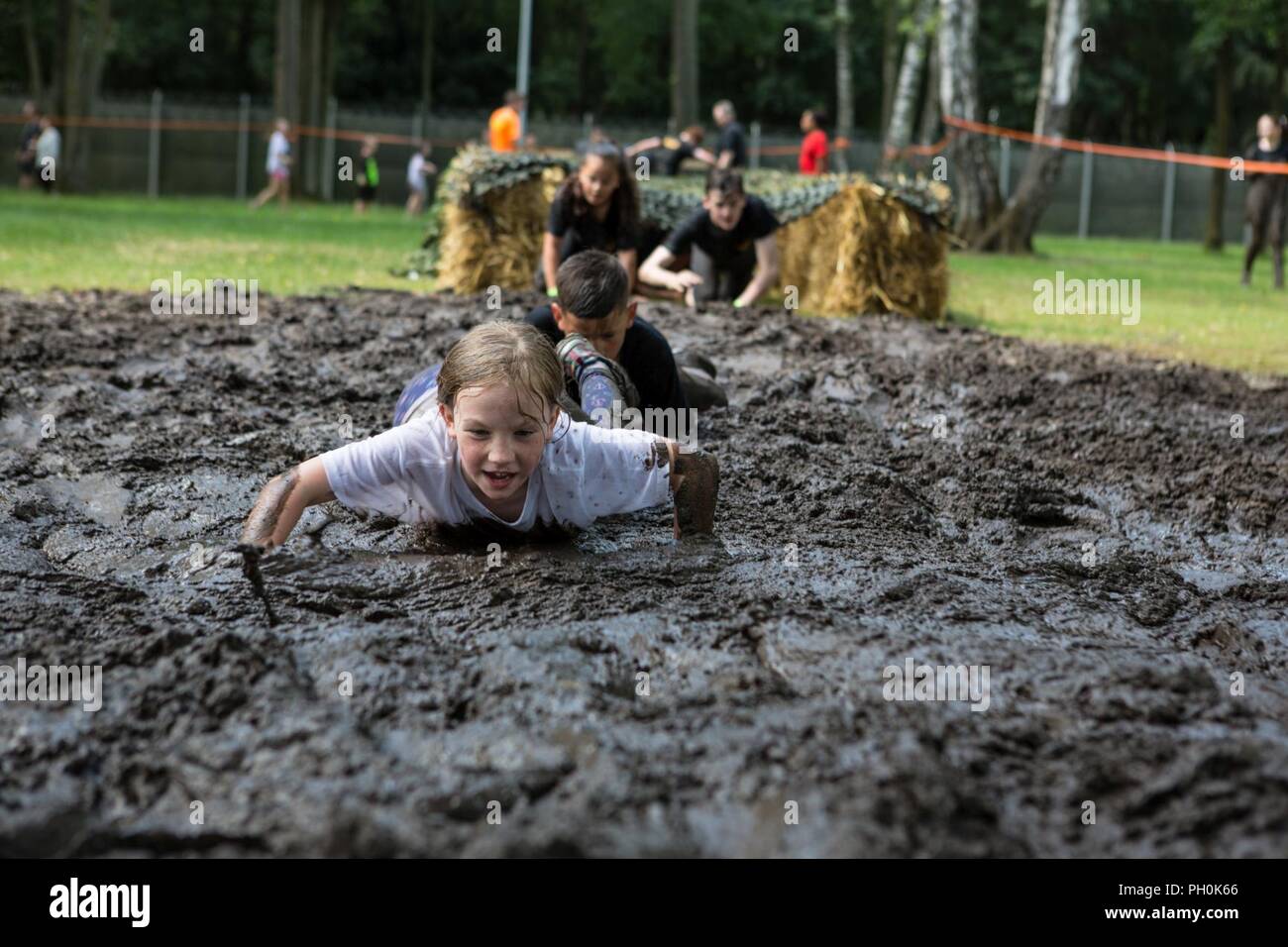 Obstacle course children mud hi-res stock photography and images - Alamy