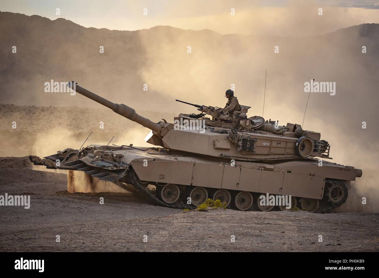Battle tanks mine hi-res stock photography and images - Alamy