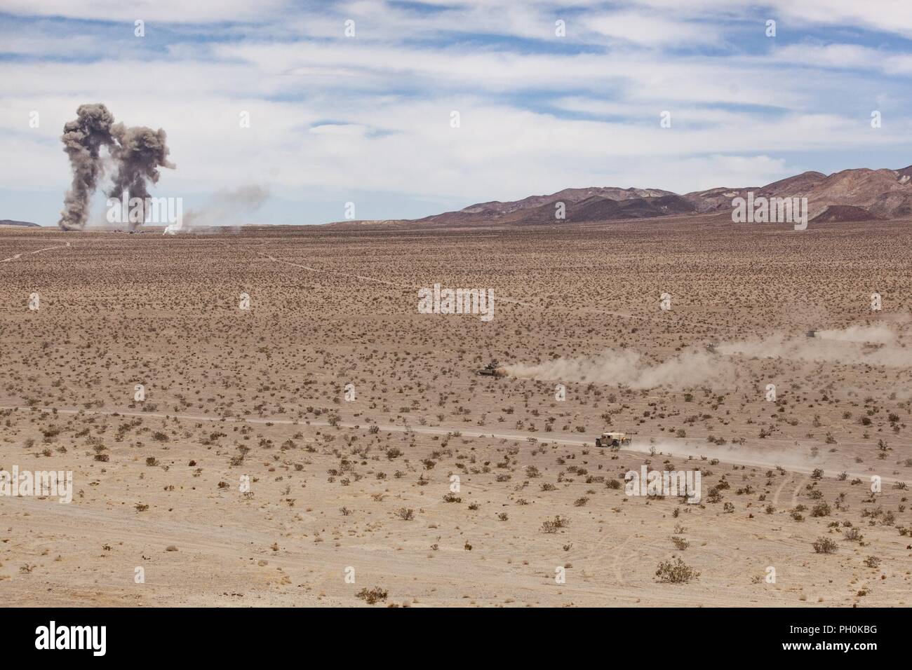 Usmc abrams m1a1 tank hi-res stock photography and images - Alamy