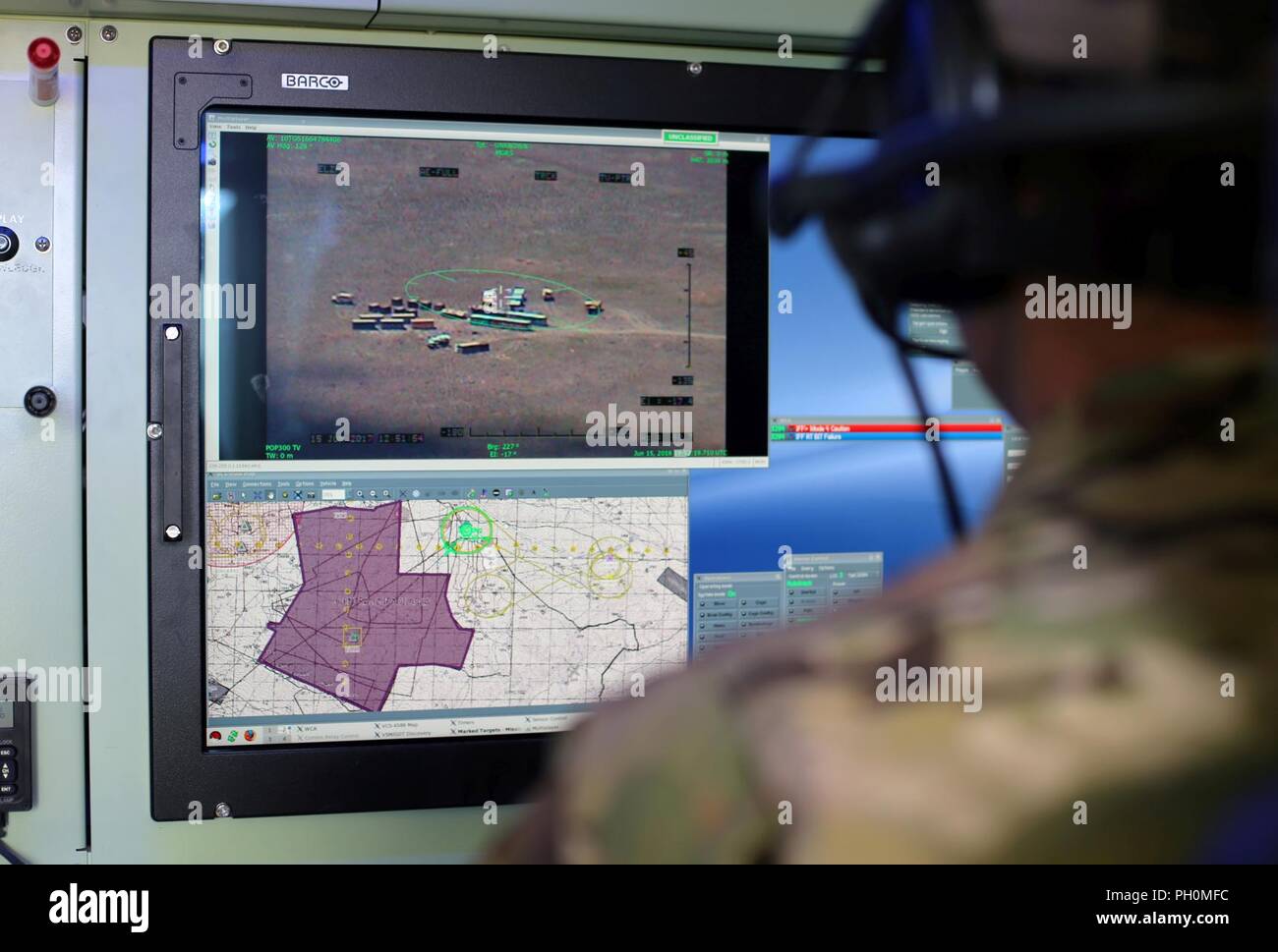 Tactical center screen hi-res stock photography and images - Alamy