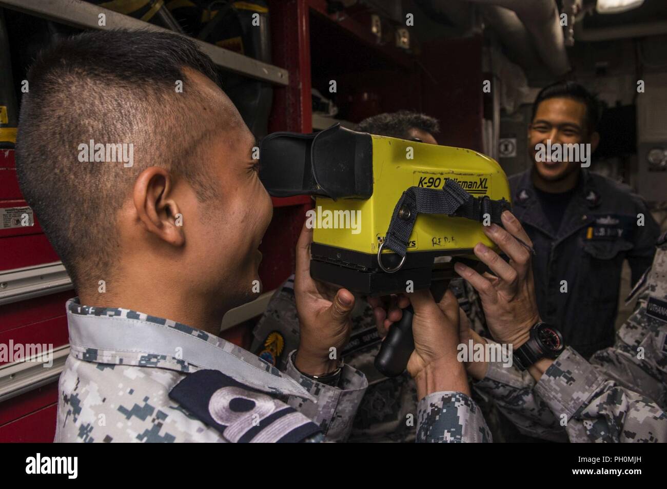 Control room in royal navy hi-res stock photography and images - Alamy