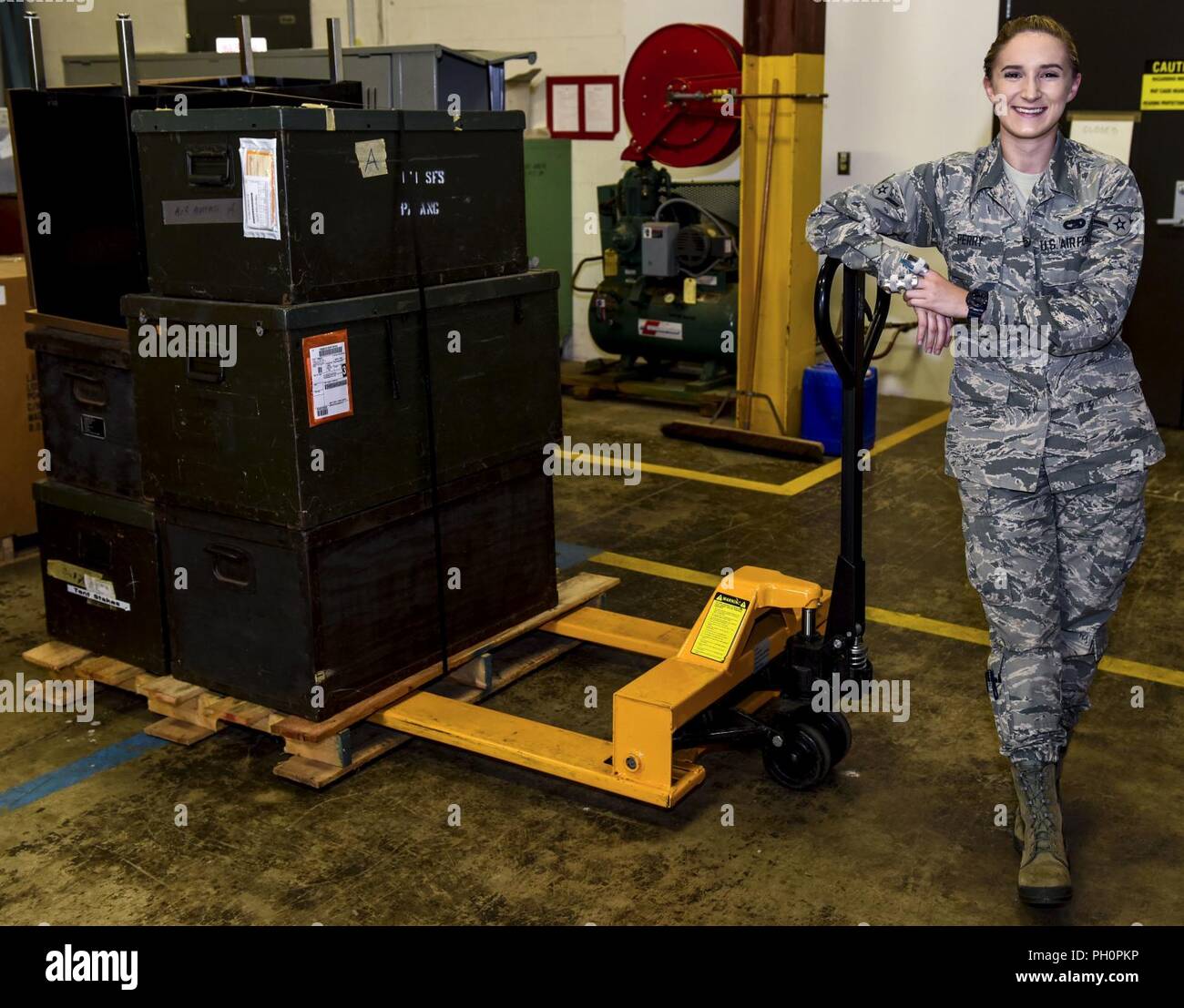171st arw hi-res stock photography and images - Alamy
