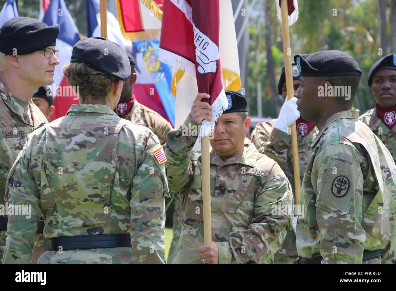 FORT SHAFTER, Hawaii (June 20, 2018) -- Sgt. Maj. Larry Reyes (center ...