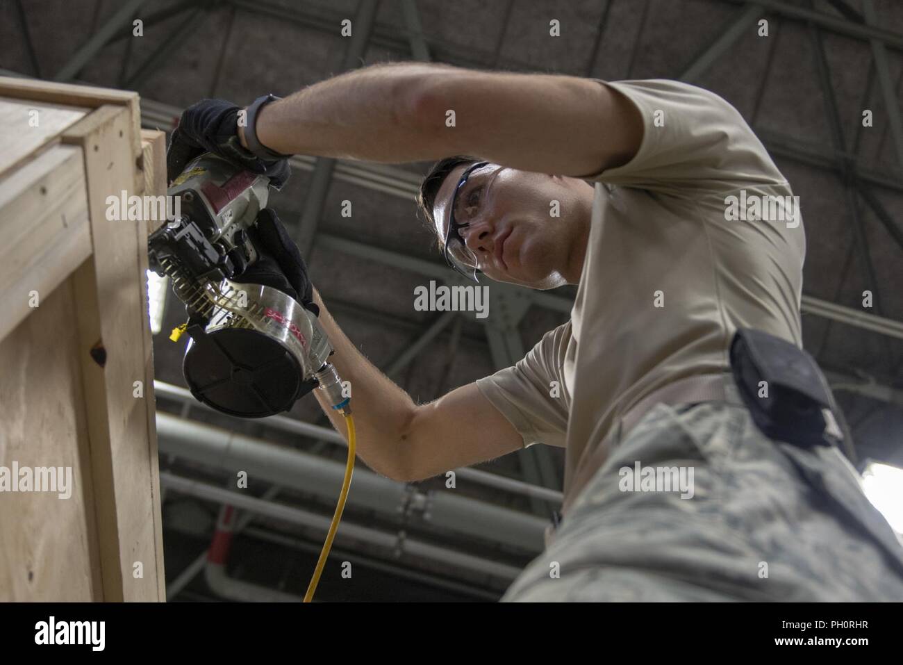 Different work environments hi-res stock photography and images - Alamy