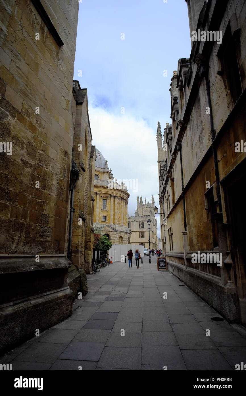 Alley way, Oxford, Oxfordshire, England, UK Stock Photo - Alamy