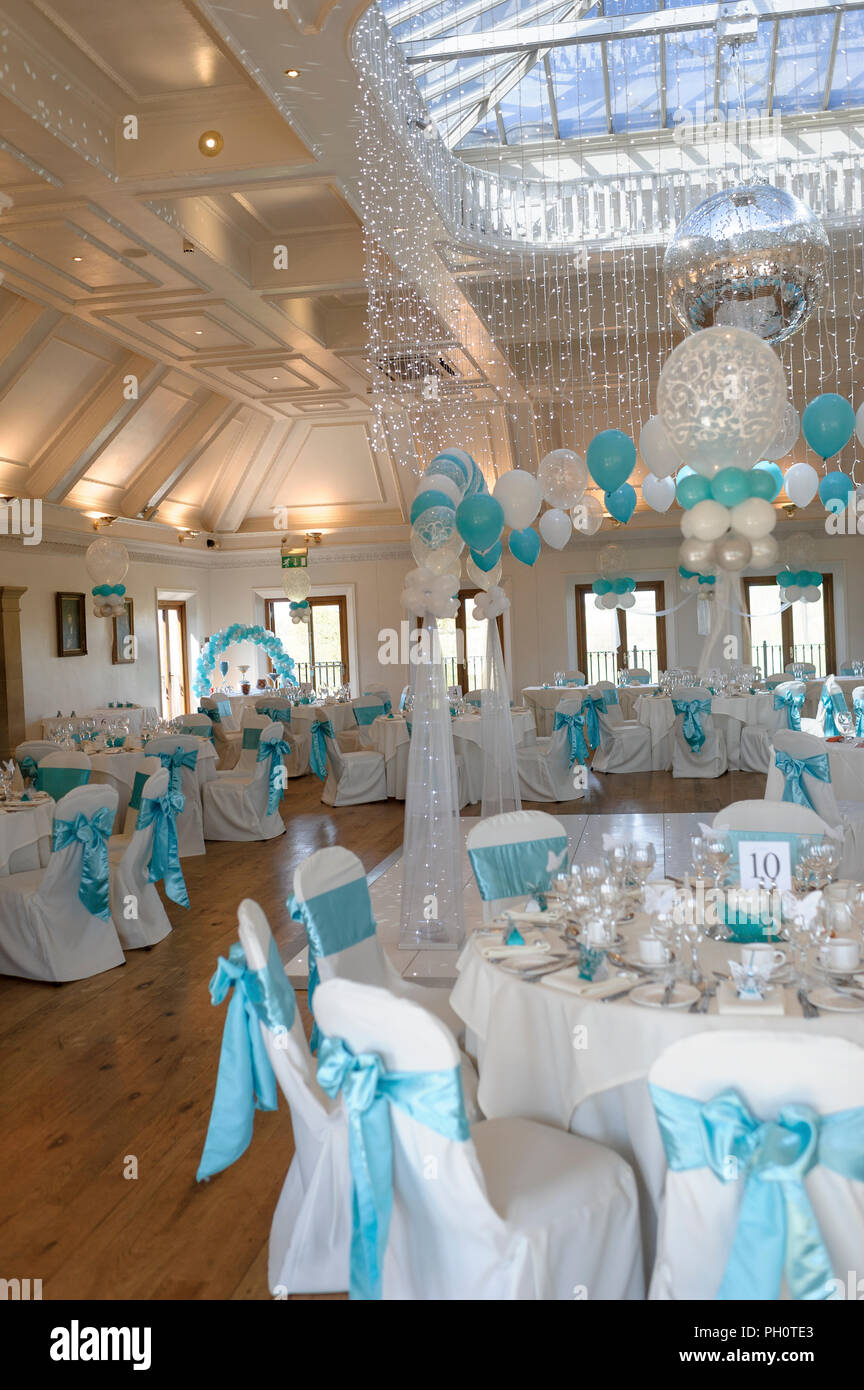 Blue & white wedding layout Stock Photo - Alamy